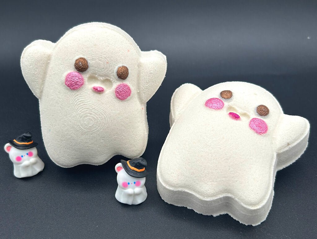 Chunky Ghost Kids Bath Bomb with Ghost Figure Inside
