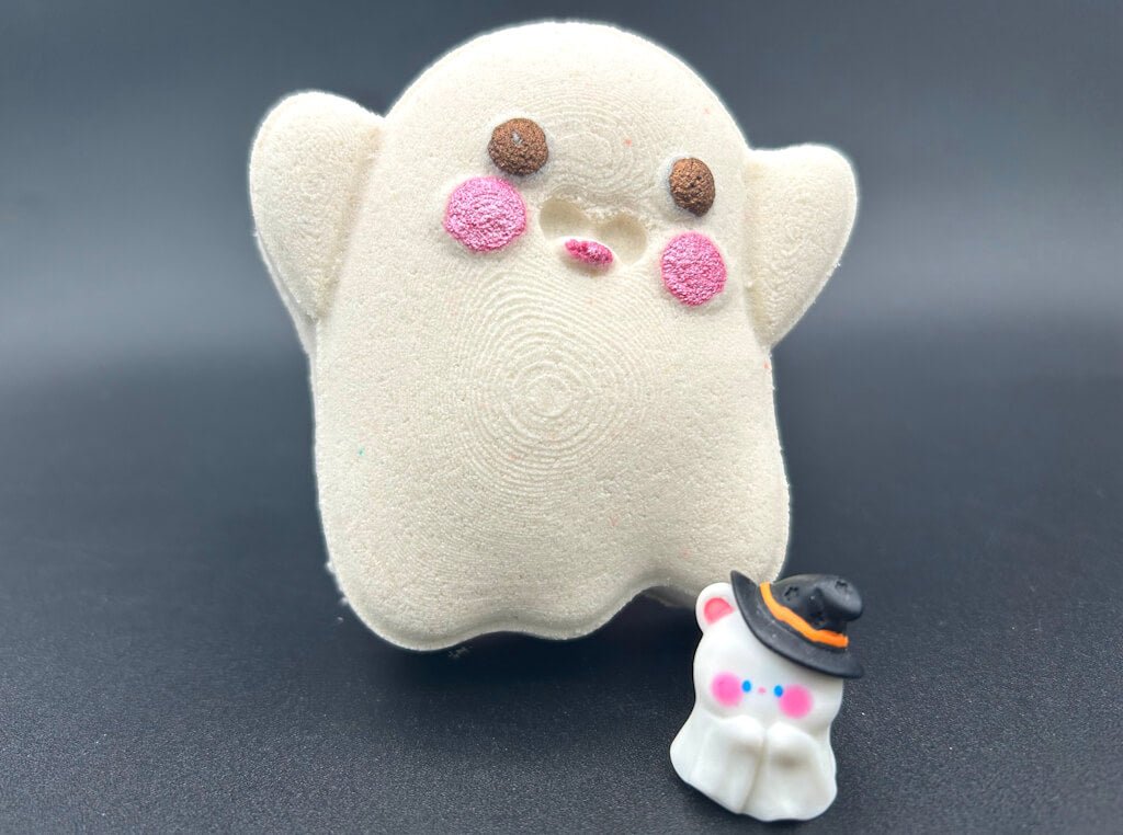 Chunky Ghost Kids Bath Bomb with Ghost Figure Inside