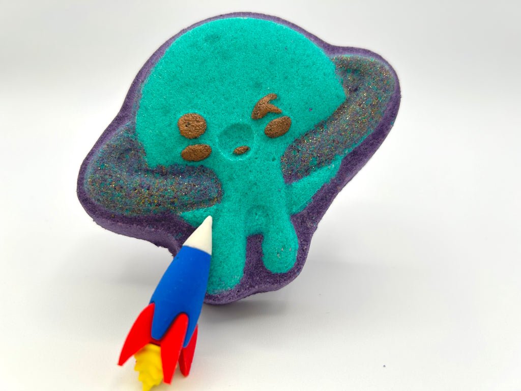 Kawaii Drippy Planet Kids Bath Bomb with Rocket Eraser Toy Inside