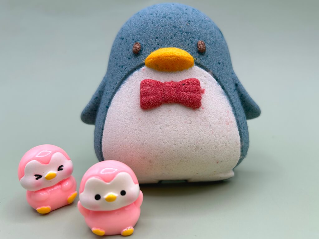 Penguin Kids Bath Bomb with Penguin Toy Inside