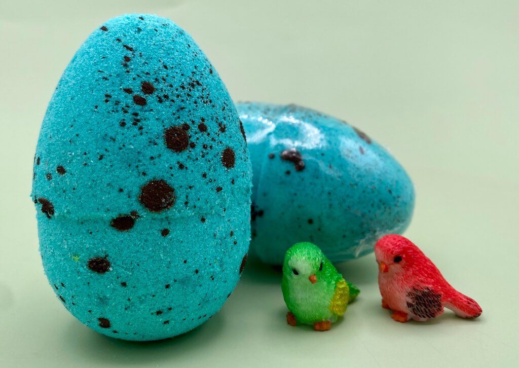 Bird Egg Kids Bath Bomb with Baby Bird Figure Toy Inside