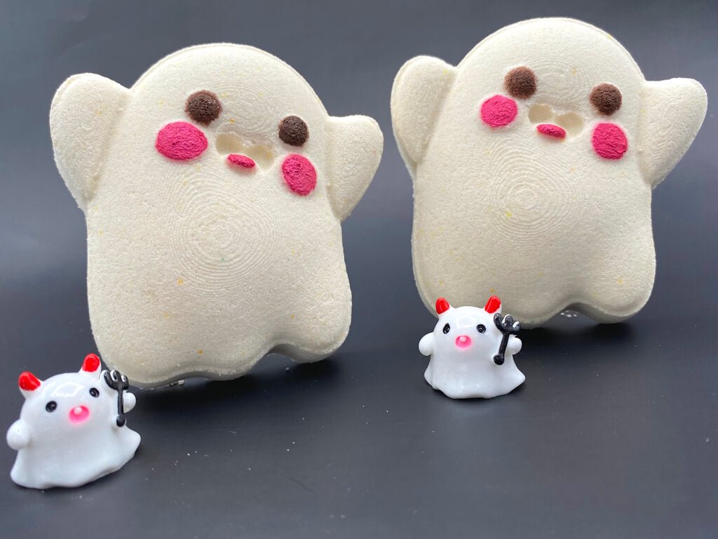 Chunky Ghost with Ghost Figure Inside – Berwyn Betty's Bath & Body Shop
