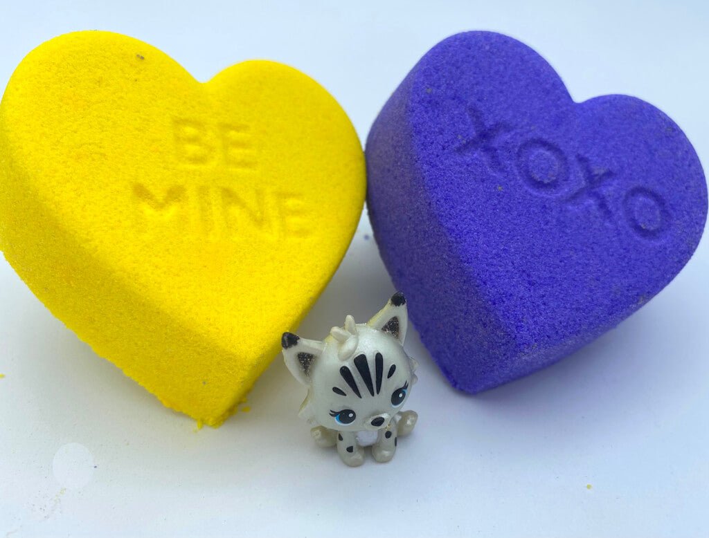 Conversation Heart Kids Bath Bomb with Cute Creature Mini Figure Toy I