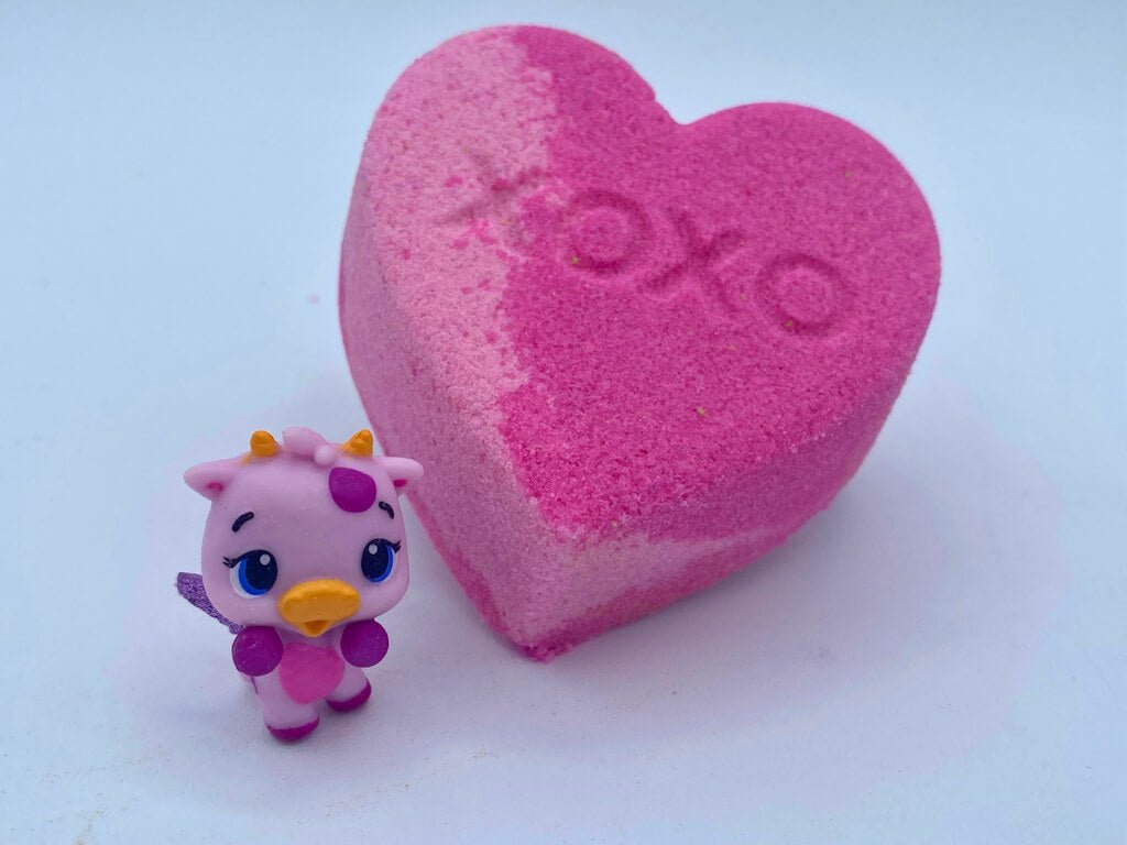 Conversation Heart Kids Bath Bomb with Cute Creature Mini Figure Toy I