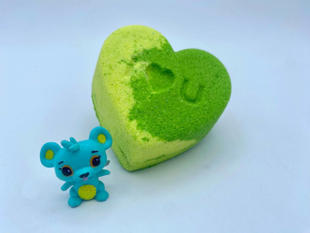 Conversation Heart Kids Bath Bomb with Cute Creature Mini Figure Toy I